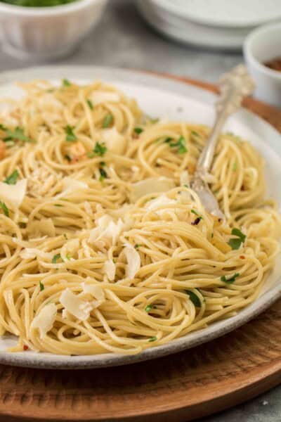 Spaghetti Aglio e Olio (pasta with garlic and oil) - Lifestyle of a Foodie