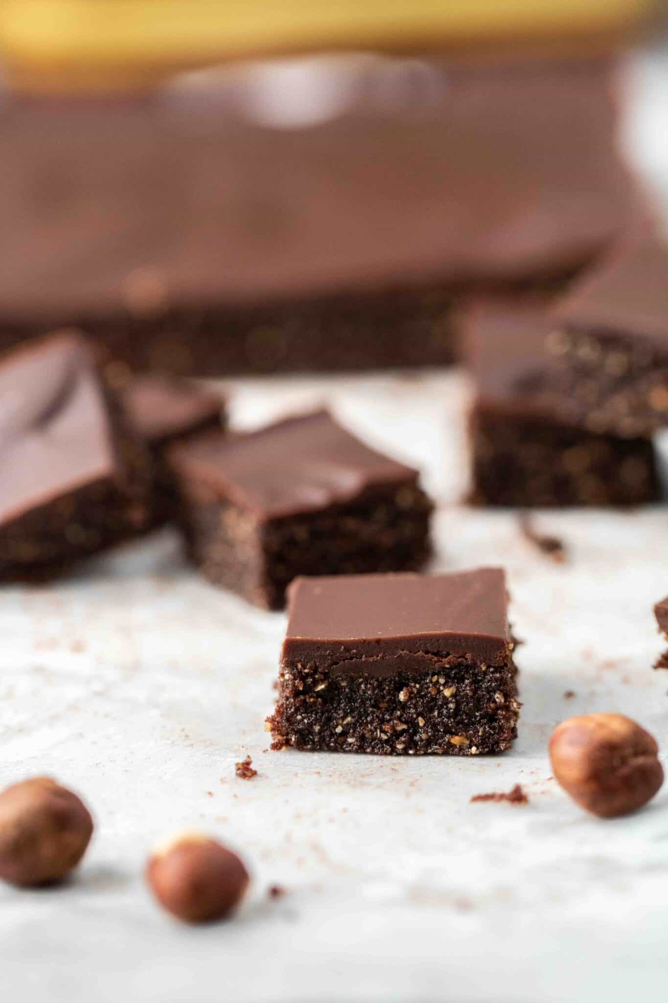 Healthy & Vegan Chocolate hazelnut bars (no-bake) - Lifestyle of a Foodie