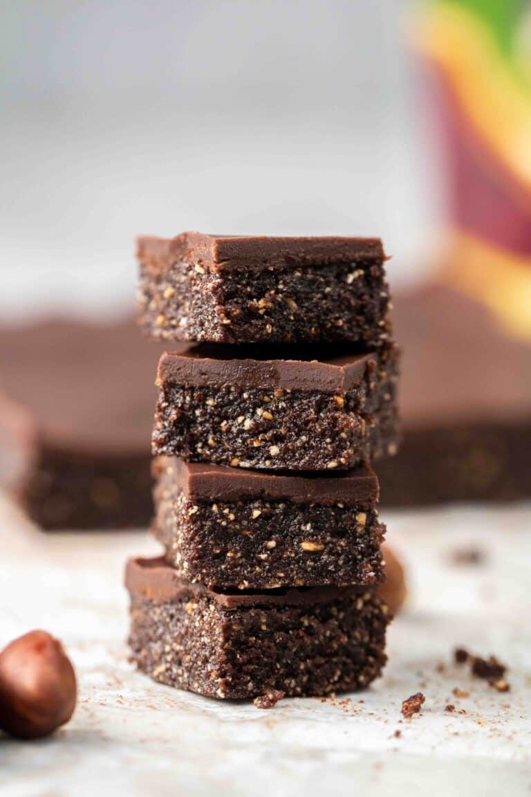 Healthy & Vegan Chocolate hazelnut bars (no-bake) - Lifestyle of a Foodie