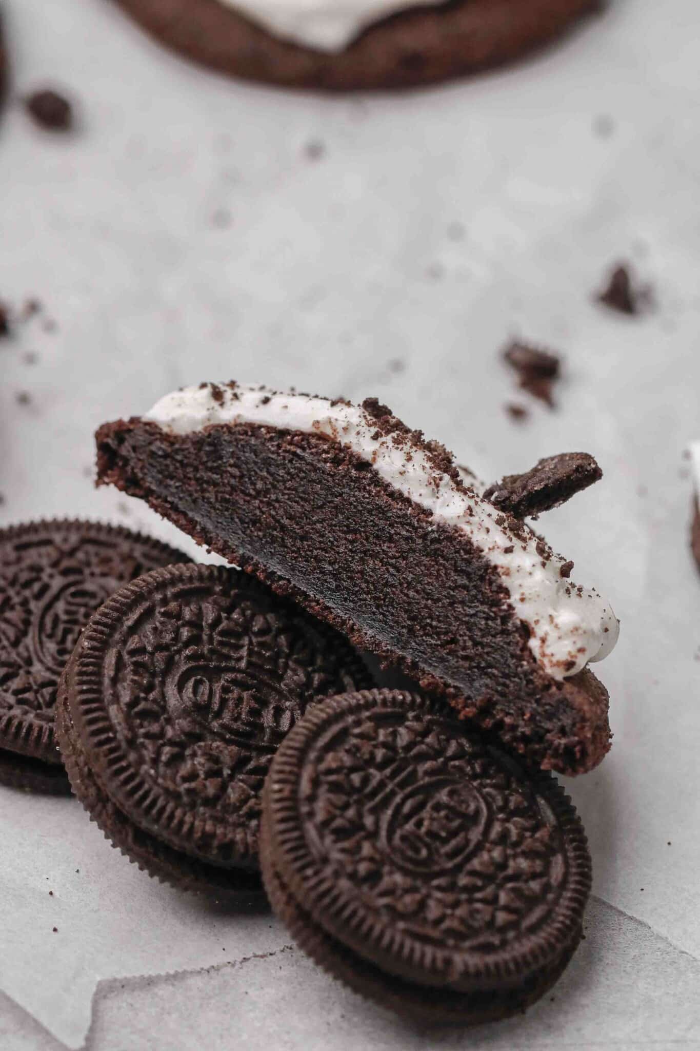 Crumbl chocolate Oreo cookies with buttercream frosting Copycat Recipe ...