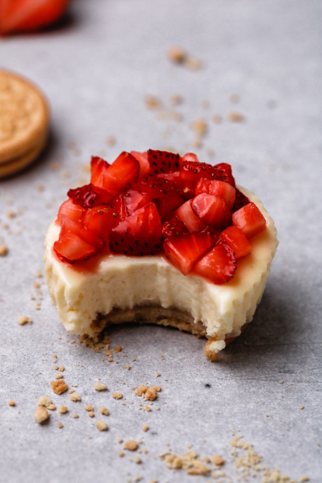 Small batch mini cheesecakes with oreo crust - Lifestyle of a Foodie
