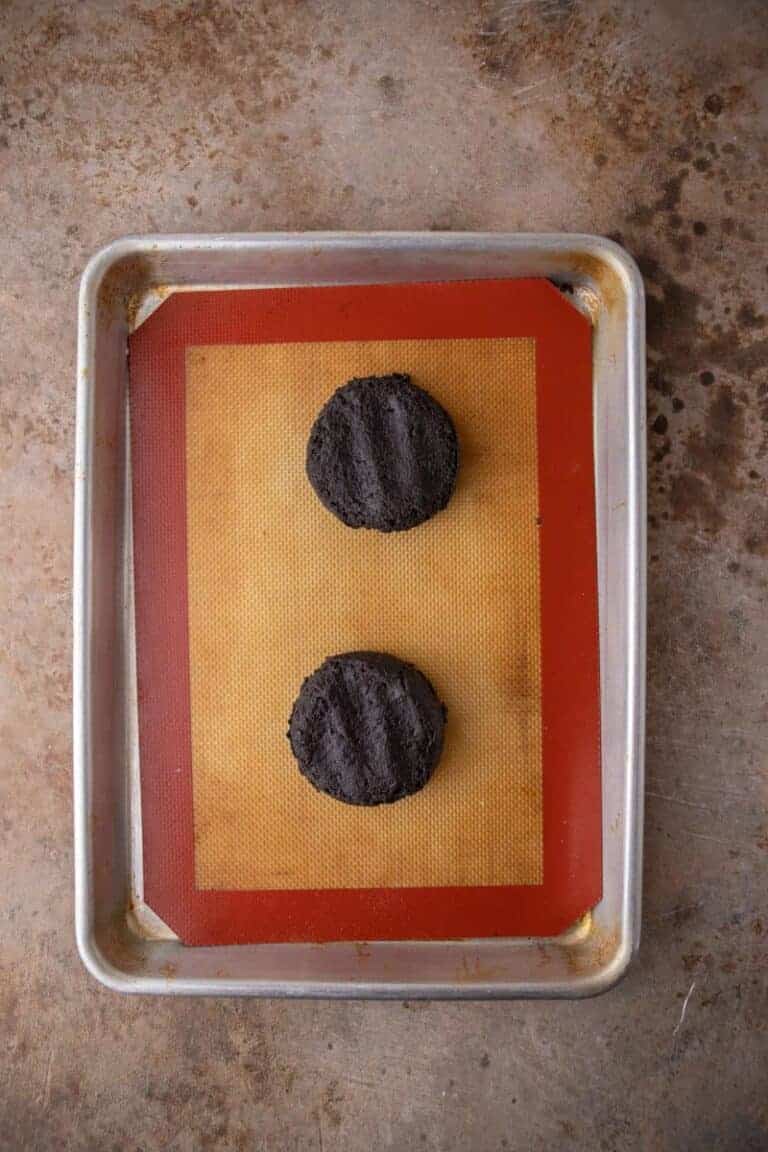 Crumbl Mallow Oreo Sandwich Cookies - Lifestyle of a Foodie