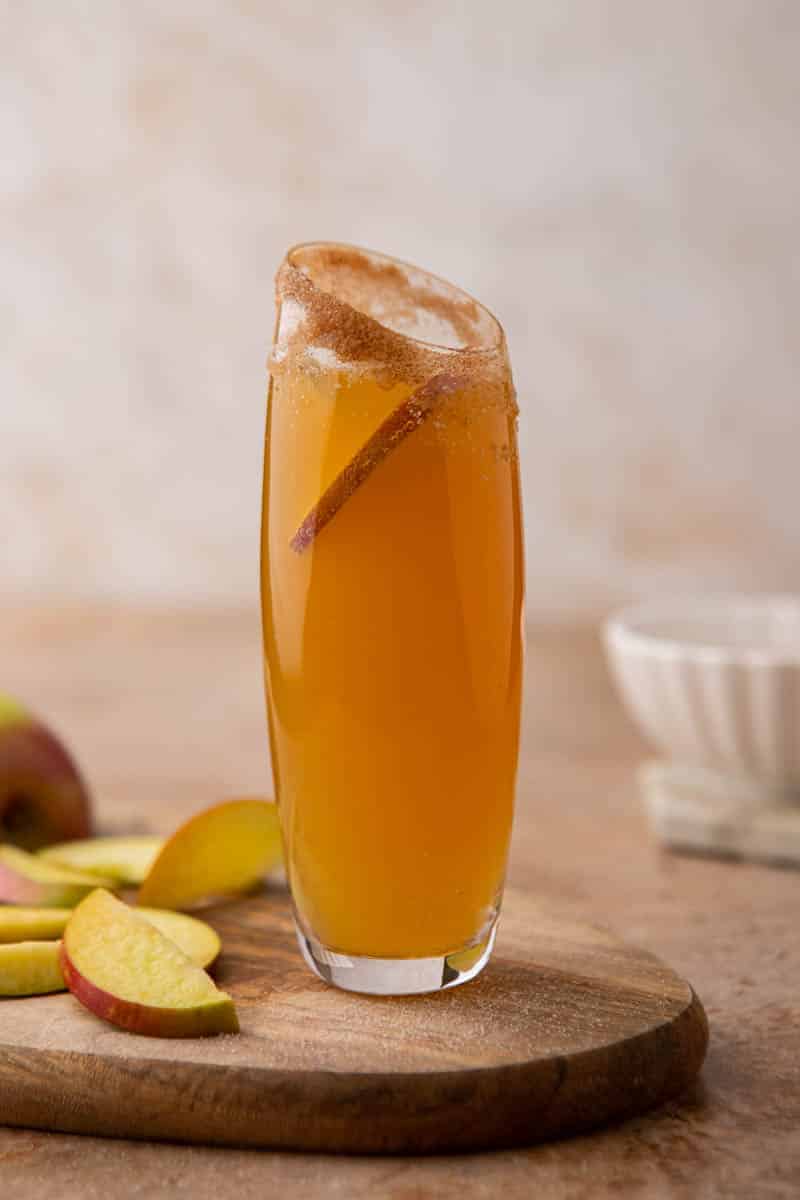5 minute Apple Cider Mimosas Recipe - Lifestyle of a Foodie
