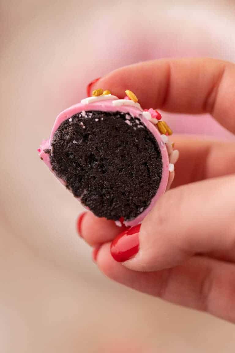 Easy Valentine's Day Oreo Truffles - Lifestyle of a Foodie