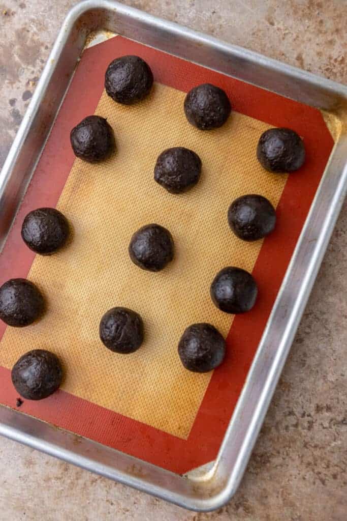 Easy Valentine's Day Oreo Truffles - Lifestyle of a Foodie