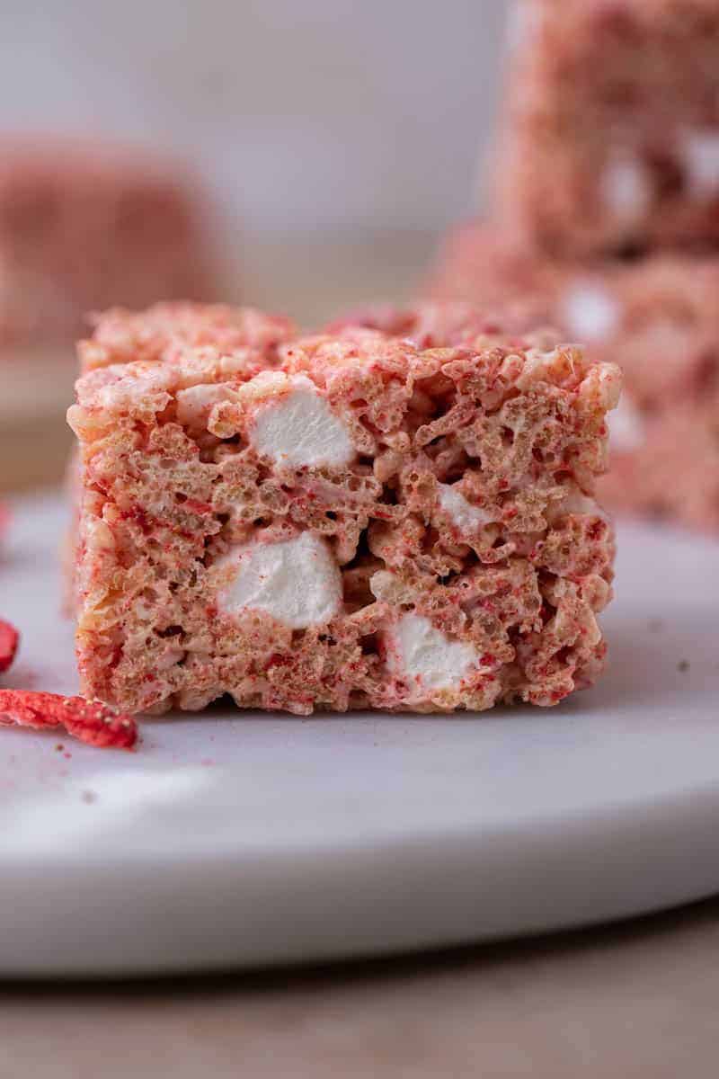 The Best Strawberry Rice Krispy Treats - Lifestyle of a Foodie