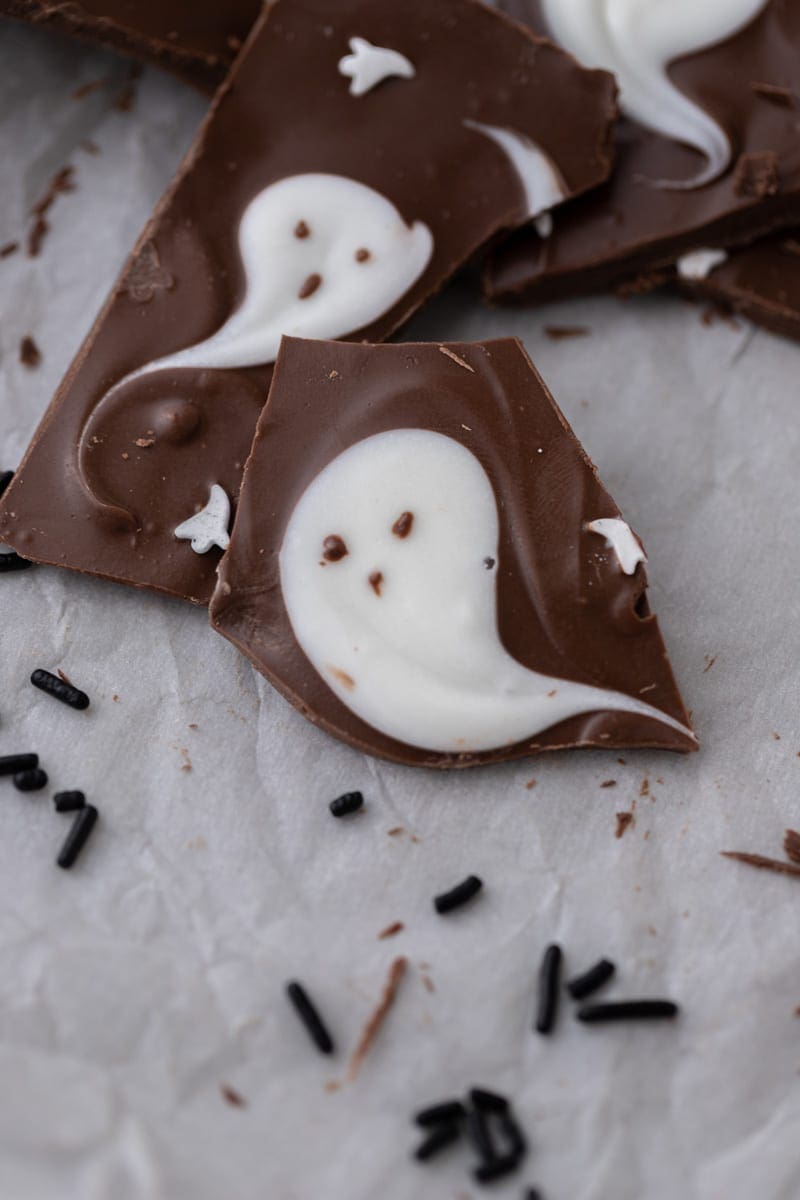 Easy 3 ingredient Halloween Ghost Bark recipe - Lifestyle of a Foodie