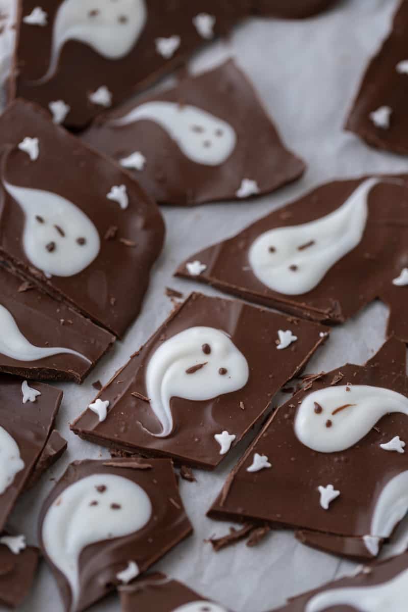 Easy 3 ingredient Halloween Ghost Bark recipe - Lifestyle of a Foodie