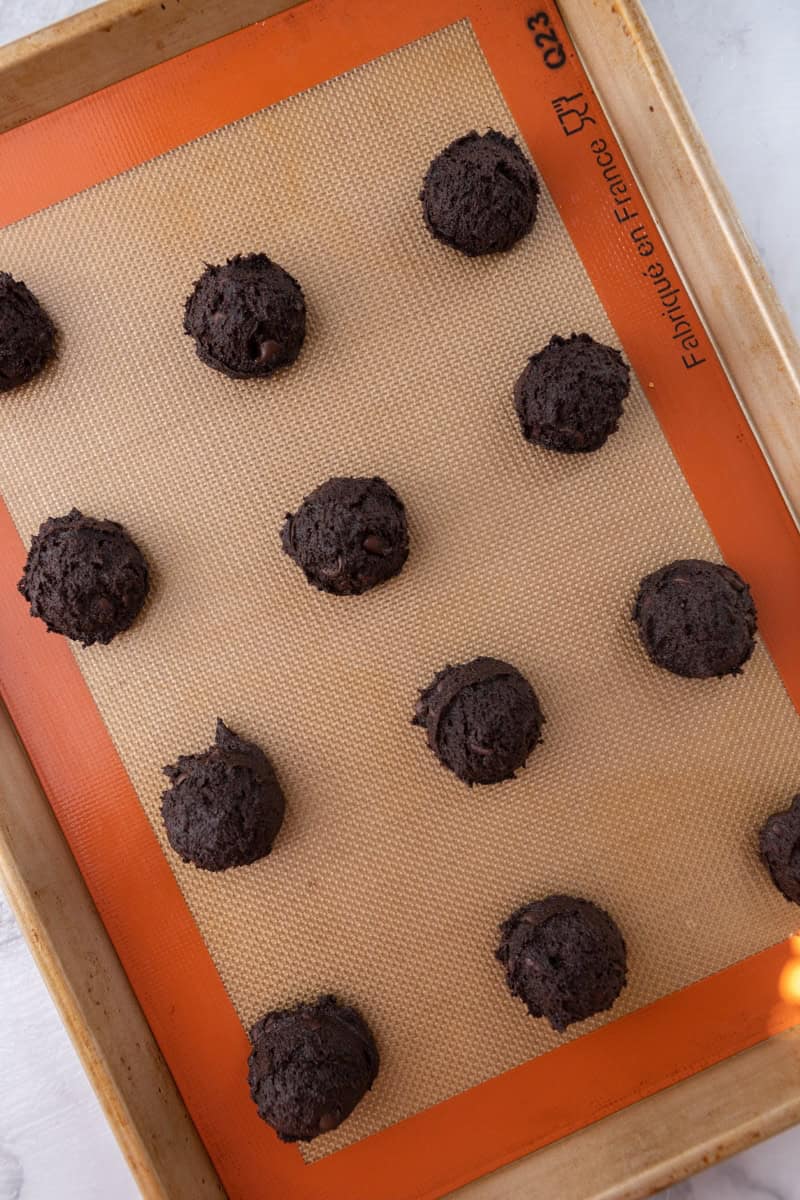 The Best Chocolate Chip Black Cocoa Cookies - Lifestyle of a Foodie