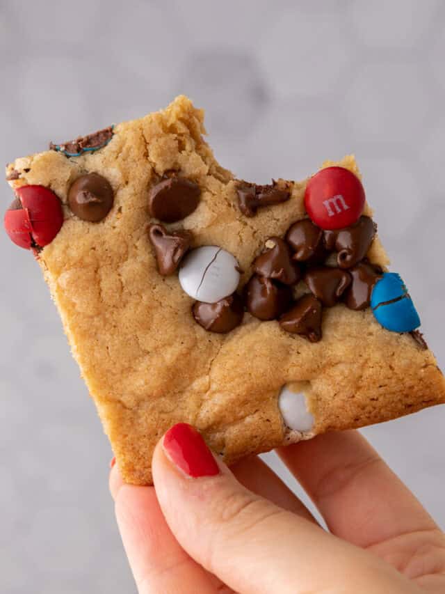 Red White and Blue M&M Cookie Bars (Patriotic Sheet Pan Bars)