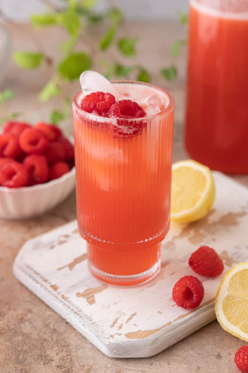 The Best Raspberry Lemonade Recipe - Lifestyle of a Foodie