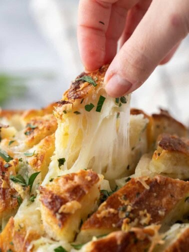 The Best Cheesy Pull-Apart Garlic Bread Recipe - Lifestyle of a Foodie