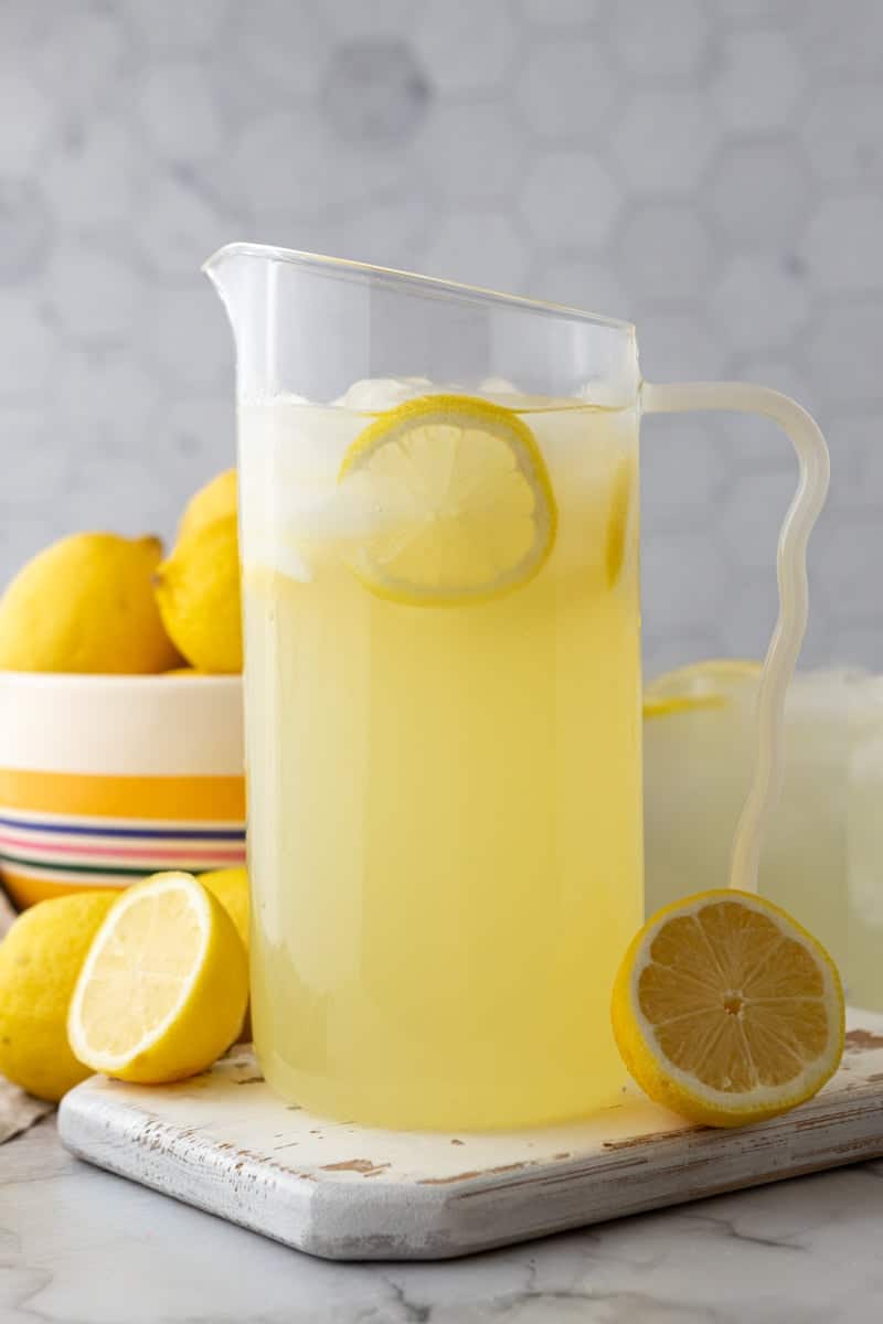 Old Fashioned Homemade Lemonade (The Lemon Peel Trick)