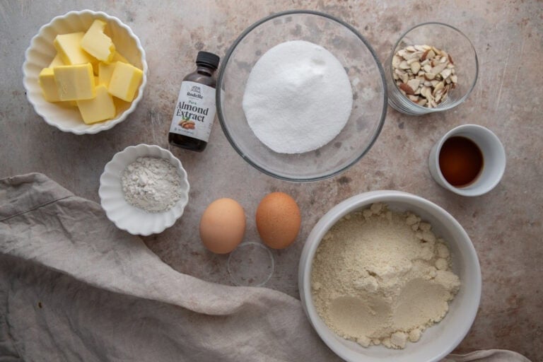 Almond Croissant Cinnamon Rolls (Bakery-Style & Soft)